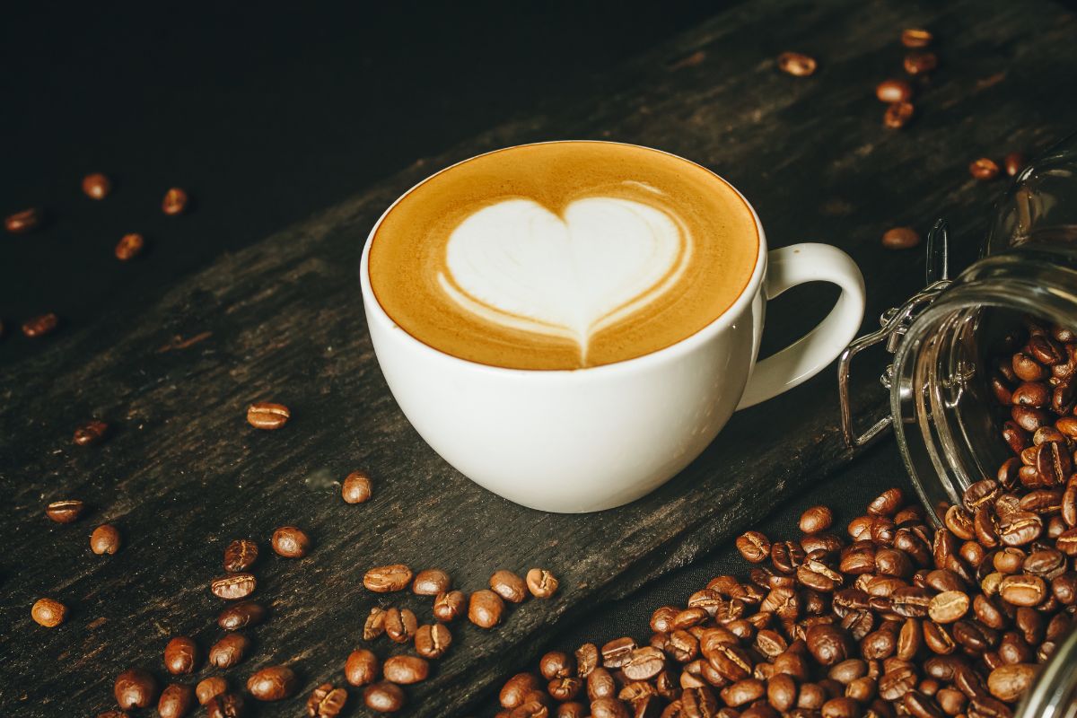 Latte kava: skaniausios latės namuose gaminimo paslaptys